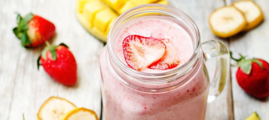 Smoothie de morango com manga - Segui a receita